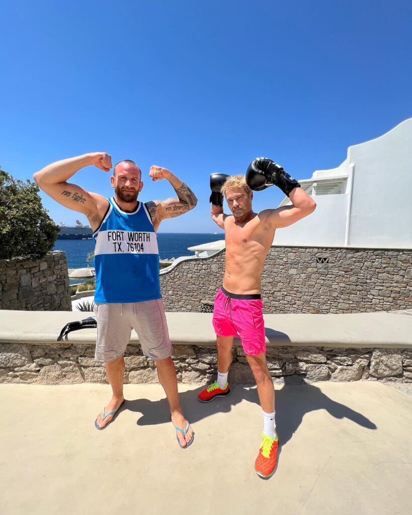 «Παρέλαση» αστέρων στη Μύκονο: Ryan Garcia και Logan Paul στο «νησί των ...